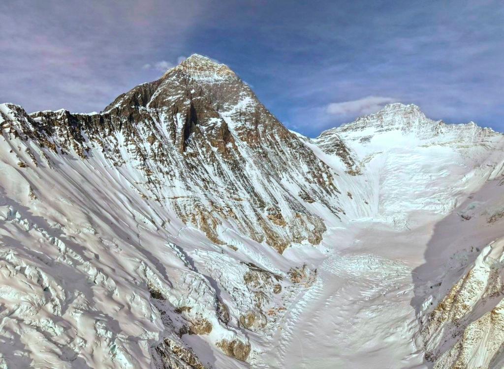 US-Läufer erklimmt Everest in unter zehn Stunden - Der Patriot