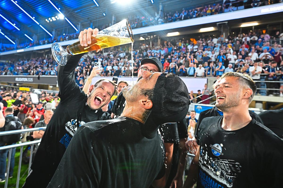 Marcel Hoffmeier bejubelt Bundesliga-Aufstieg mit dem SC Paderborn ...